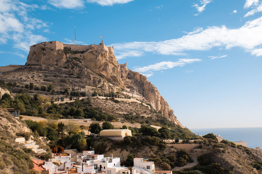 รูปภาพValenthia – เลือกดูภาพถ่ายสต็อก เวกเตอร์ และวิดีโอ1 | Adobe Stock