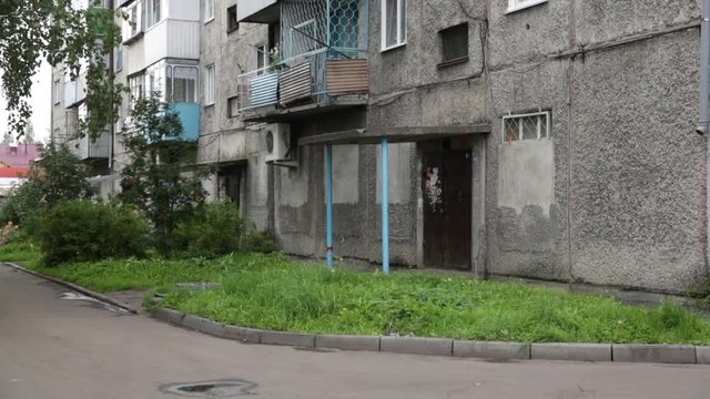 Khrushchyovka bilder – Bläddra bland 480 stockfoton, vektorer och ...