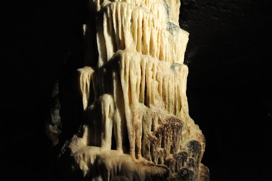 รูปภาพStalactite – เลือกดูภาพถ่ายสต็อก เวกเตอร์ และวิดีโอ48,814 | Adobe ...