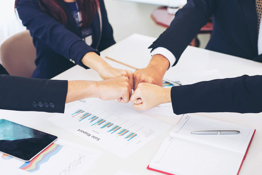 รูปภาพPiloerection – เลือกดูภาพถ่ายสต็อก เวกเตอร์ และวิดีโอ2,933 ...