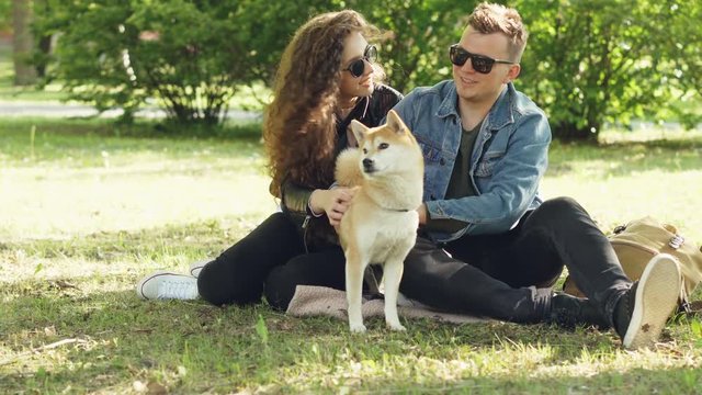 Fussing Images – Parcourir 814 le catalogue de photos, vecteurs et ...