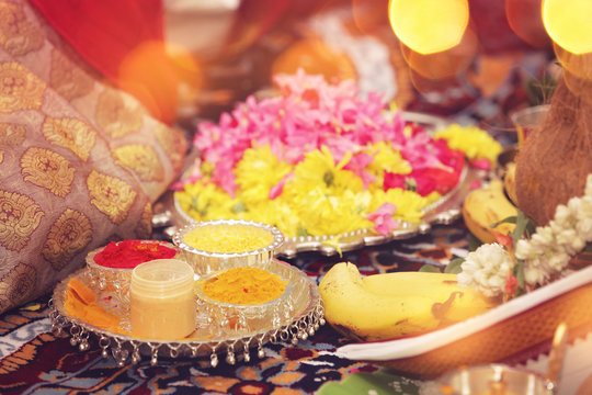 Kumkumam Images – Browse 3 Stock Photos, Vectors, and Video | Adobe Stock