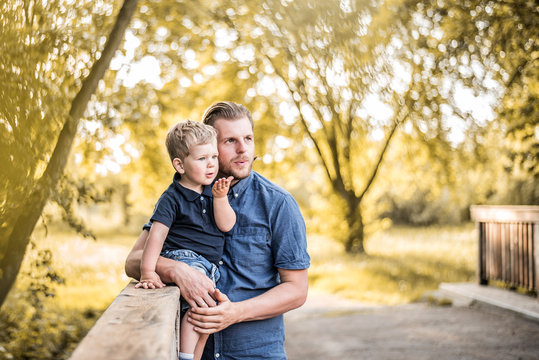 Vater bilder – Bläddra bland 26,391 stockfoton, vektorer och videor ...