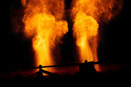 รูปภาพPyrotechnique – เลือกดูภาพถ่ายสต็อก เวกเตอร์ และวิดีโอ1,655 ...