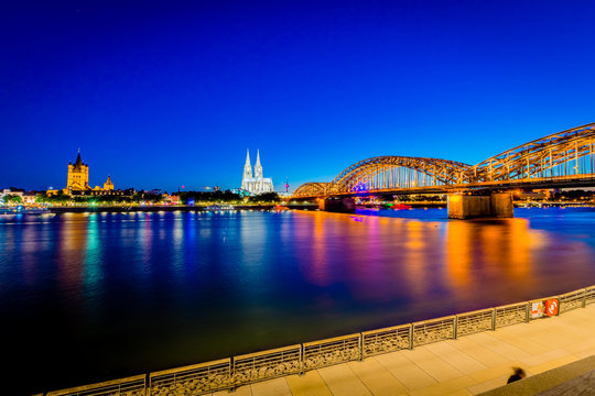 "Am Rhein" Bilder – Durchsuchen 1,402 Archivfotos, Vektorgrafiken und ...