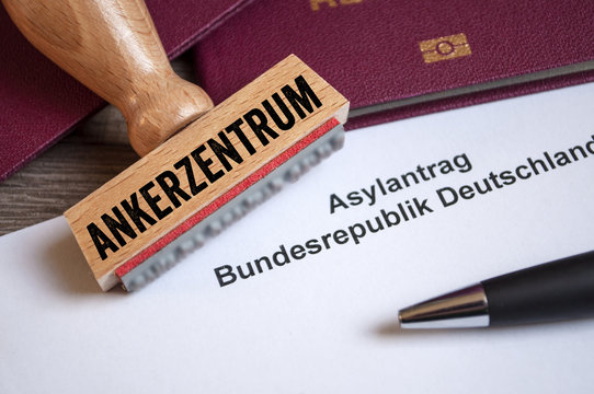 Sammelstelle Bilder – Durchsuchen 1,074 Archivfotos, Vektorgrafiken und ...