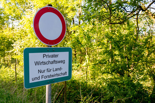 รูปภาพPrivatweg – เลือกดูภาพถ่ายสต็อก เวกเตอร์ และวิดีโอ354 | Adobe Stock