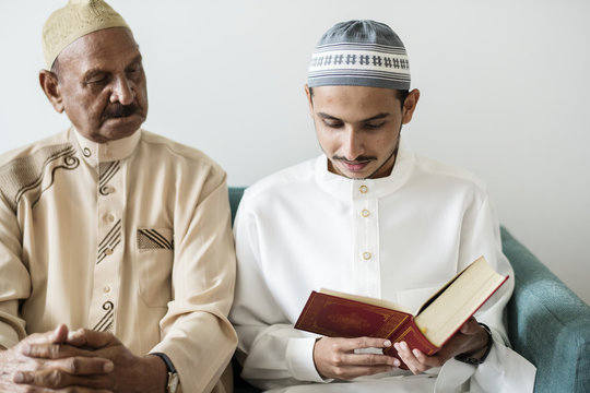 Mustahabb Зображення — огляд 321 Стокові фото, векторні зображення й ...