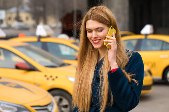 "Taxi Call" Imagens – Procure 483 fotos, vetores e vídeos | Adobe Stock