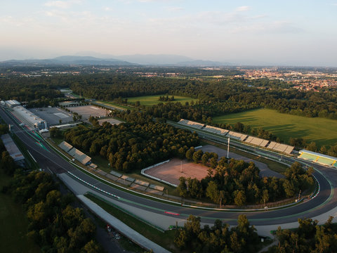 Monza 이미지 – 찾아보기 4,214 스톡 사진, 벡터 및 비디오 | Adobe Stock