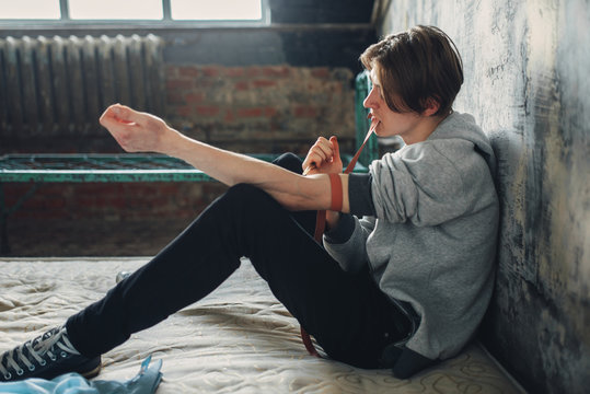 Junkie Bilder – Durchsuchen 37,697 Archivfotos, Vektorgrafiken und ...