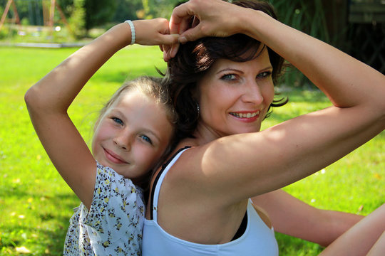 "Junge Mutter" Images – Browse 209 Stock Photos, Vectors, and Video ...