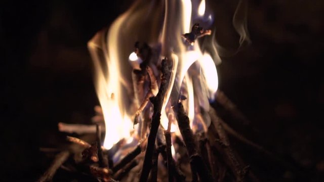 "Small Fire" Bilder – Durchsuchen 118 Archivfotos, Vektorgrafiken und ...