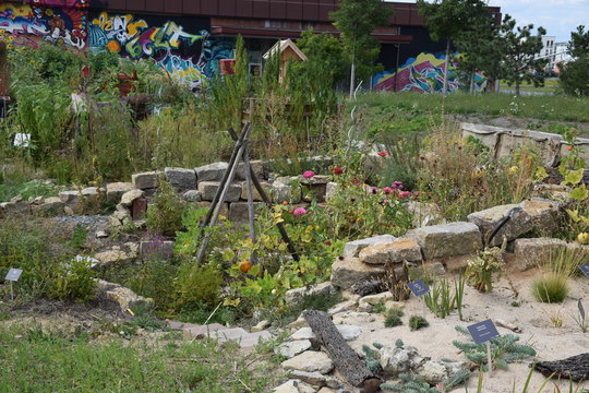 "Low Budget" Images – Browse 356 Stock Photos, Vectors, and Video ...