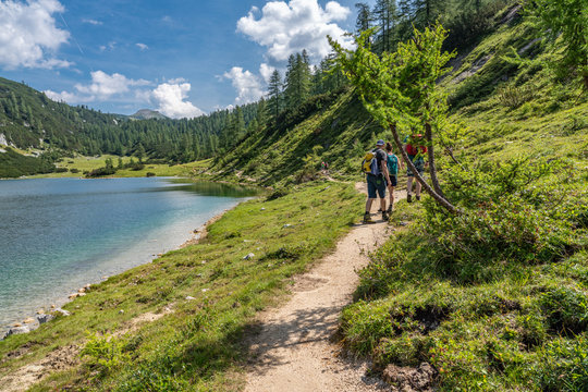 รูปภาพ"Wandern – เลือกดูภาพถ่ายสต็อก เวกเตอร์ และวิดีโอ440,142 | Adobe ...