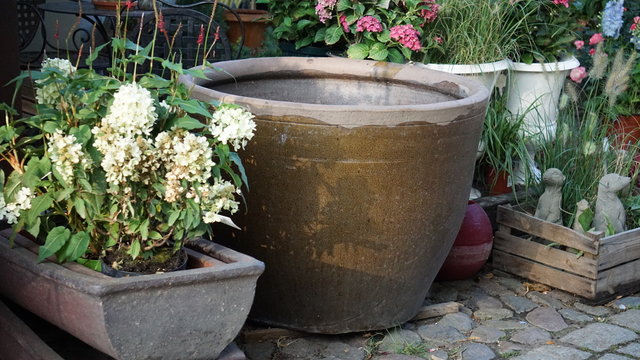 Blechtopf Bilder – Durchsuchen 897 Archivfotos, Vektorgrafiken und ...