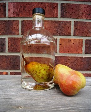 รูปภาพBirnenschnaps – เลือกดูภาพถ่ายสต็อก เวกเตอร์ และวิดีโอ69 | Adobe ...