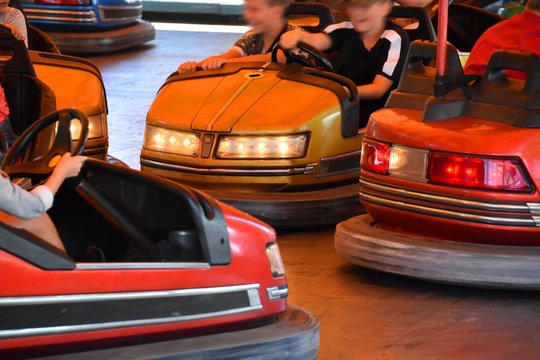 Festwiese bilder – Bläddra bland 476 stockfoton, vektorer och videor ...