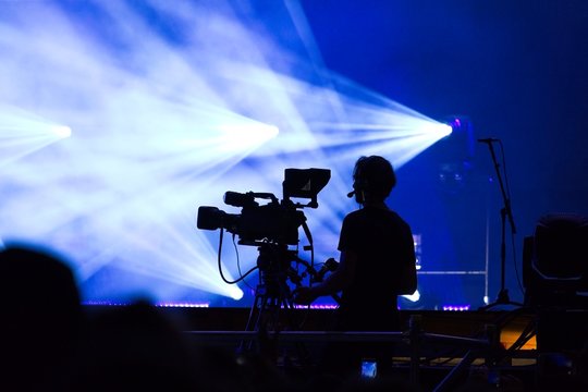 รูปภาพCameraman – เลือกดูภาพถ่ายสต็อก เวกเตอร์ และวิดีโอ95,980 | Adobe ...