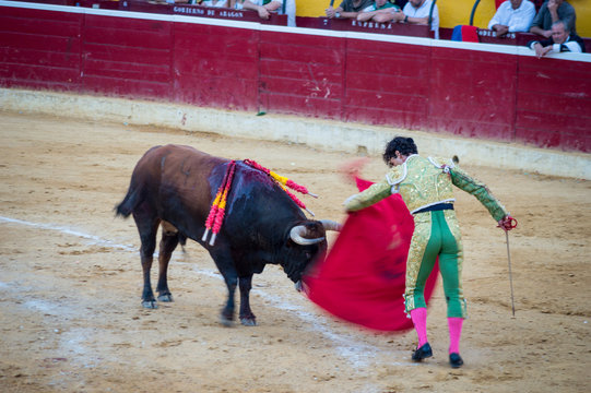 Torear Bilder – Durchsuchen 634 Archivfotos, Vektorgrafiken und Videos ...