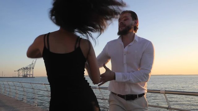 Bachata Bilder – Durchsuchen 9,414 Archivfotos, Vektorgrafiken und Videos | Adobe Stock