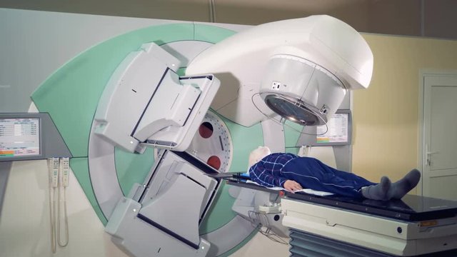 Obrázky Radiotherapy – procházejte fotografie, vektory a videa 18,070 ...
