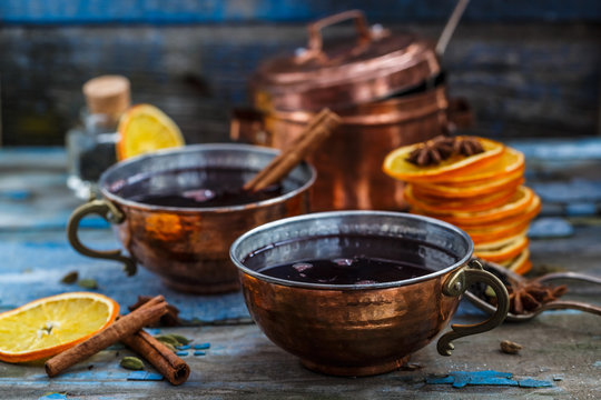 Glintwein Képek – Böngésszen 639 stockfotókat, vektorokat és videókat ...