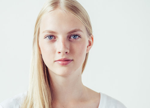 Woman Face Straight On Images – Browse 127,295 Stock Photos, Vectors ...