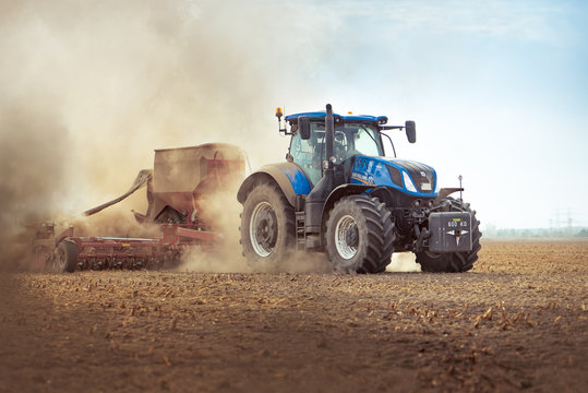 Traktor Images – Browse 22,031 Stock Photos, Vectors, and Video | Adobe ...