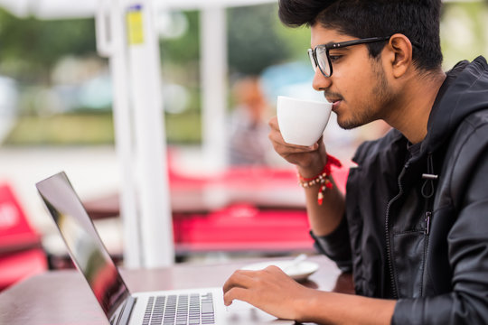 Pakistan Man With Laptop Images – Browse 317 Stock Photos, Vectors, and ...