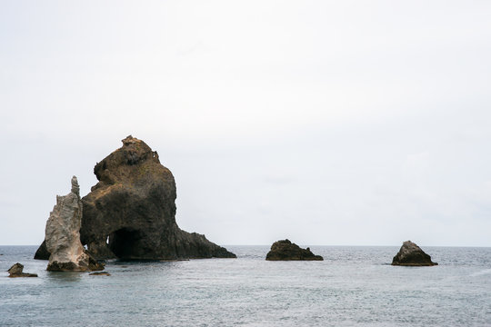 รูปภาพDokdo – เลือกดูภาพถ่ายสต็อก เวกเตอร์ และวิดีโอ405 | Adobe Stock