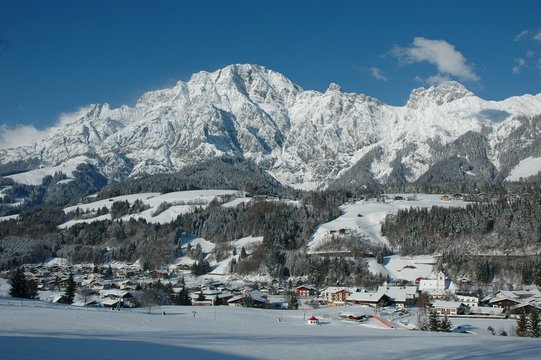 Leogang Bilder – Durchsuchen 1,579 Archivfotos, Vektorgrafiken und ...