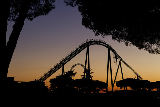 "Montagne Russe"-Bilder: Stock-Fotos & -Videos. | Adobe Stock