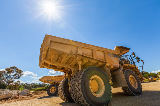 รูปภาพEarthmover – เลือกดูภาพถ่ายสต็อก เวกเตอร์ และวิดีโอ22,245 | Adobe ...