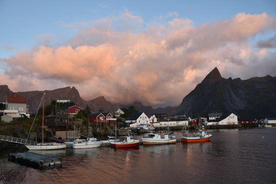 Mosken Bilder – Durchsuchen 485 Archivfotos, Vektorgrafiken und Videos ...