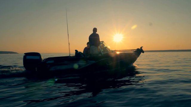 รูปภาพMotorboat – เลือกดูภาพถ่ายสต็อก เวกเตอร์ และวิดีโอ212,380 | Adobe ...