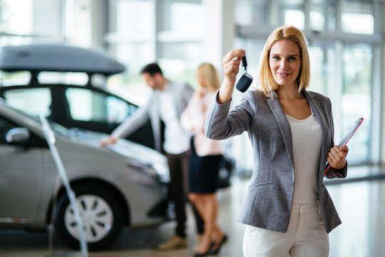 รูปภาพSaleswoman – เลือกดูภาพถ่ายสต็อก เวกเตอร์ และวิดีโอ65,136 | Adobe ...