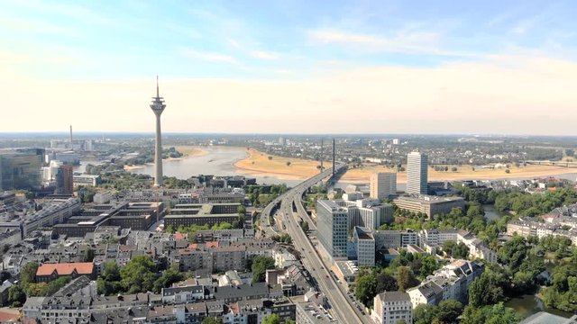 Pempelfort Bilder – Durchsuchen 110 Archivfotos, Vektorgrafiken und ...