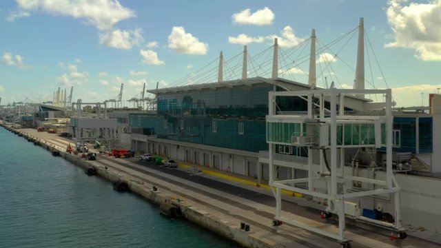 "Port Miami" Bilder – Durchsuchen 458 Archivfotos, Vektorgrafiken und ...