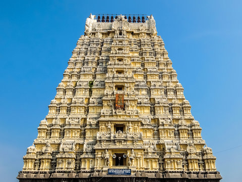 รูปภาพGopuram – เลือกดูภาพถ่ายสต็อก เวกเตอร์ และวิดีโอ7,016 | Adobe Stock