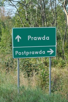 Prawda-Bilder: Stock-Fotos & -Videos. | Adobe Stock