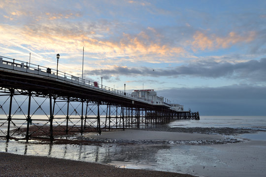 "Worthing Pier" Bilder – Durchsuchen 82 Archivfotos, Vektorgrafiken und ...