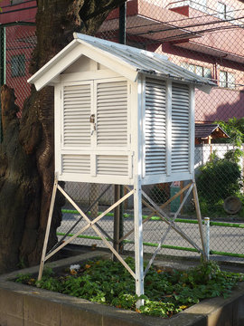 Stevenson Screen Labelled Diagram Of A