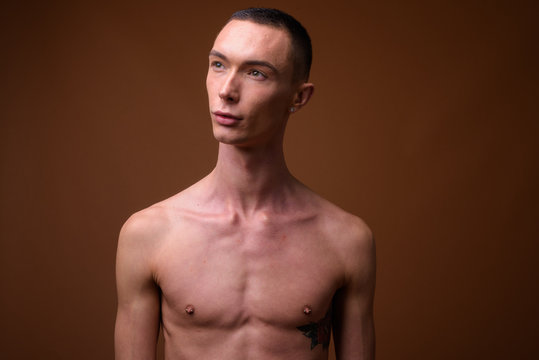 Androgynous Body Bilder – Durchsuchen 1,778 Archivfotos, Vektorgrafiken ...