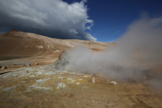 Solfatar bilder – Bläddra bland 313 stockfoton, vektorer och videor ...