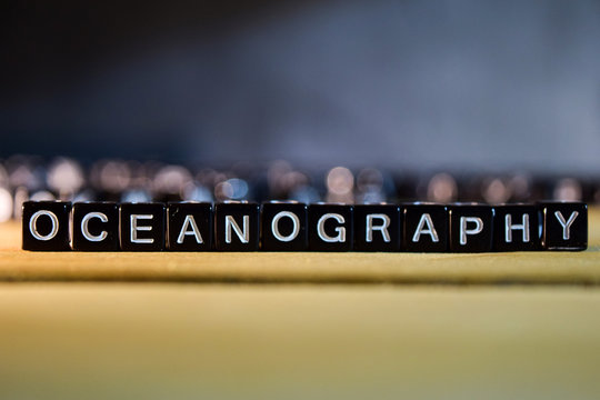 รูปภาพOceanographer – เลือกดูภาพถ่ายสต็อก เวกเตอร์ และวิดีโอ11,895 ...