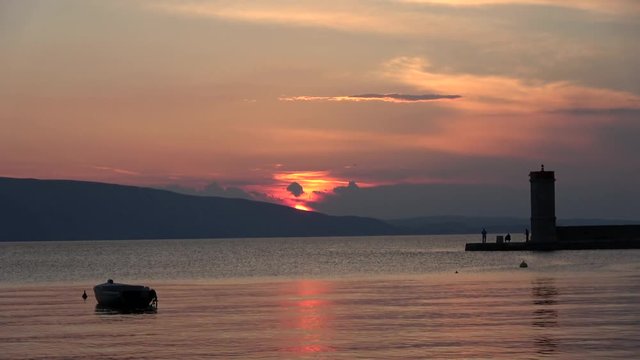 Zwilicht Bilder – Durchsuchen 80 Archivfotos, Vektorgrafiken und Videos ...