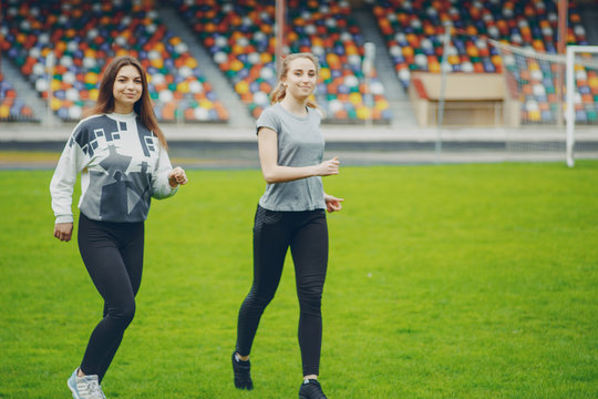 รูปภาพRuner – เลือกดูภาพถ่ายสต็อก เวกเตอร์ และวิดีโอ327 | Adobe Stock