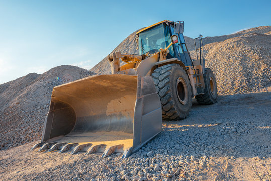 Schaufelbagger Images – Browse 1,891 Stock Photos, Vectors, and Video ...