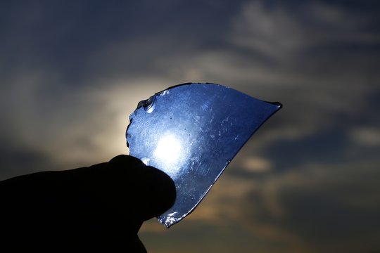 "Shard Of Glass" Billeder – Gennemse 4,799 stockfotos, vektorer og ...